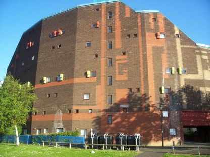 Byker Wall | Architectuul
