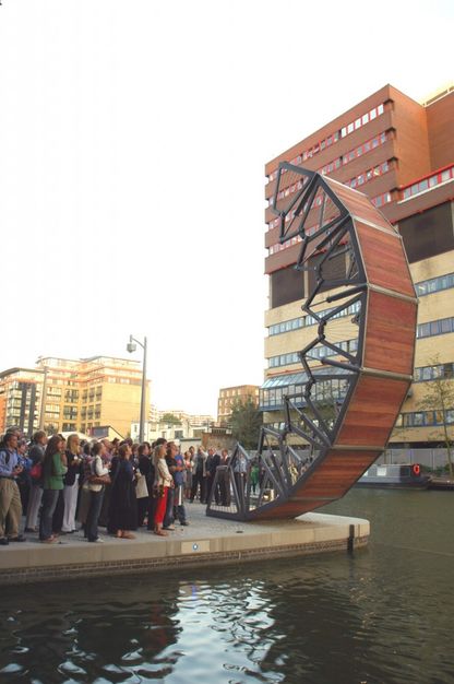 Rolling Bridge | Architectuul