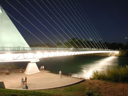 Sundial Bridge | Architectuul