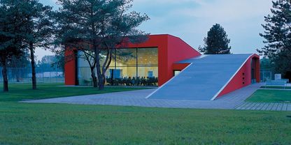 Red Audi | Architectuul