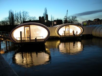 Winter Badeschiff | Architectuul