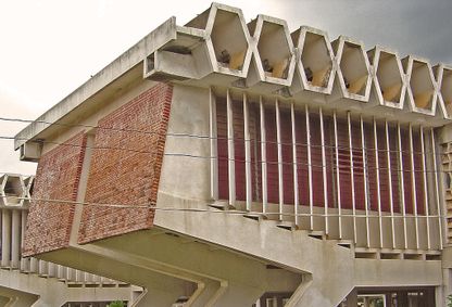 Institute of Foreign Languages | Architectuul