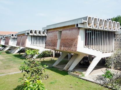 Main Hall of the Royal University of Phnom Penh | Architectuul