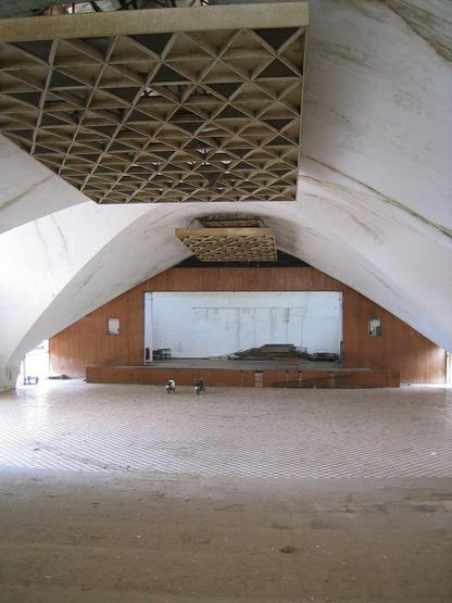 Main Hall of the Royal University of Phnom Penh | Architectuul