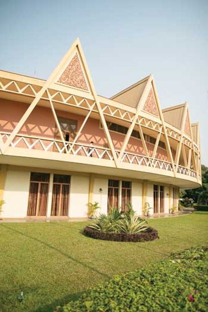 Chaktomuk Conference Hall | Architectuul