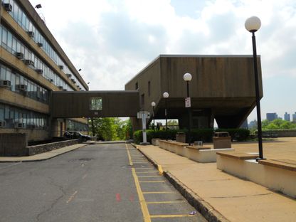Begrisch Hall | Architectuul