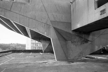 Begrisch Hall | Architectuul