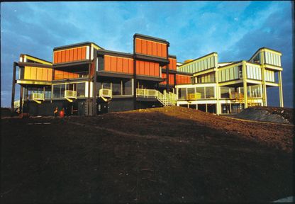 County Hall Island Block Extension | Architectuul