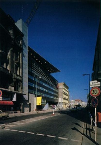 Checkpoint Charlie Apartments | Architectuul