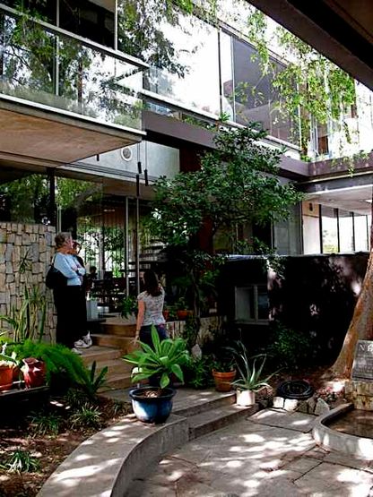 Neutra VDL Studio and Residences | Architectuul