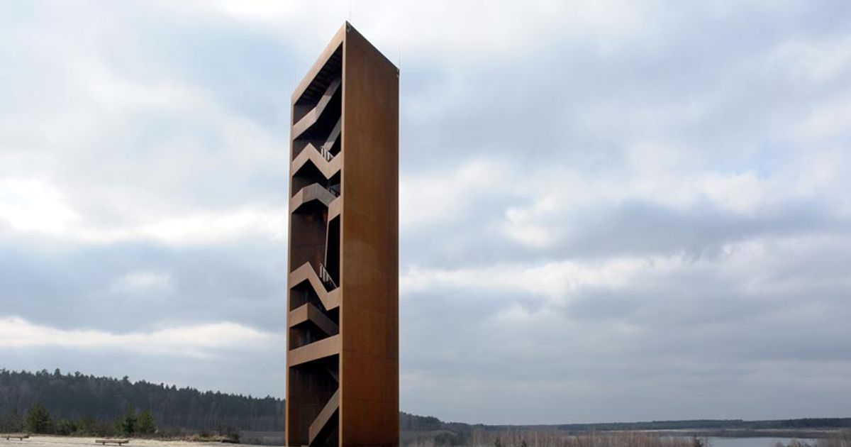 Landmark Rusty Nail | Architectuul