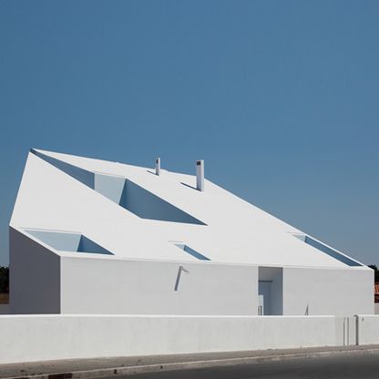 House in Moledo | Architectuul