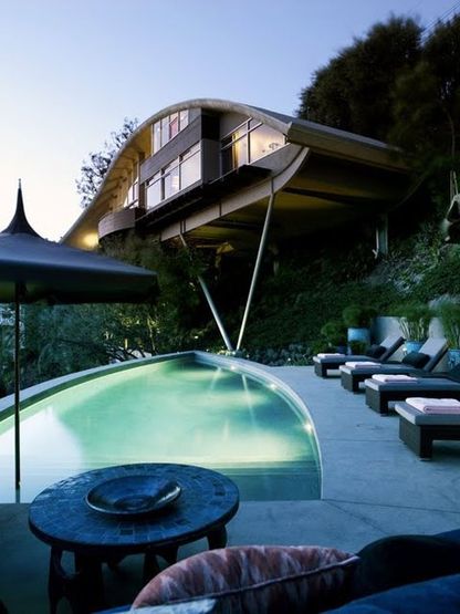 Rainbow House | Architectuul