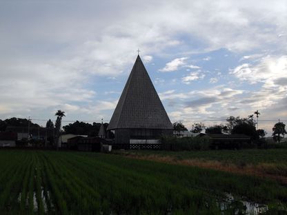 Saint Cross Church | Architectuul