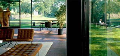 The Glass House | Architectuul