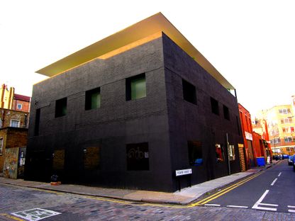 Dirty House | Architectuul