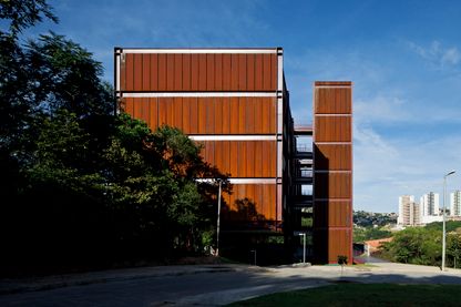 BHTEC Headquarters | Architectuul