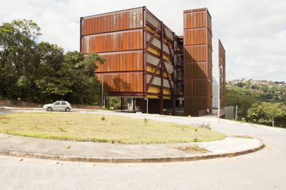 BHTEC Headquarters | Architectuul