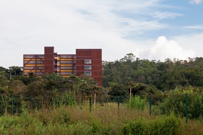 BHTEC Headquarters | Architectuul