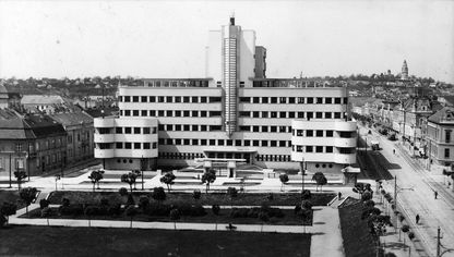 Royal Air Force Command Building | Architectuul