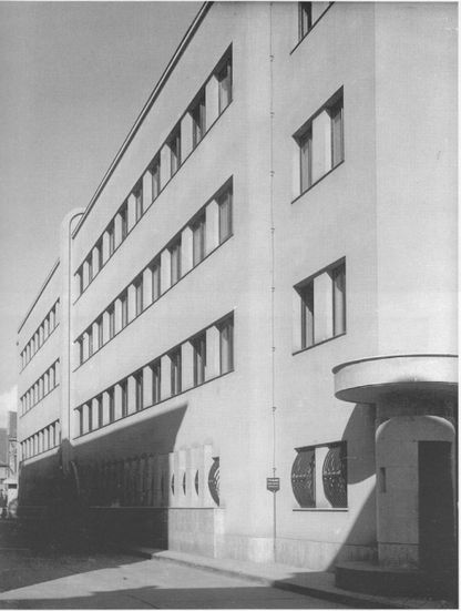 Royal Air Force Command Building | Architectuul