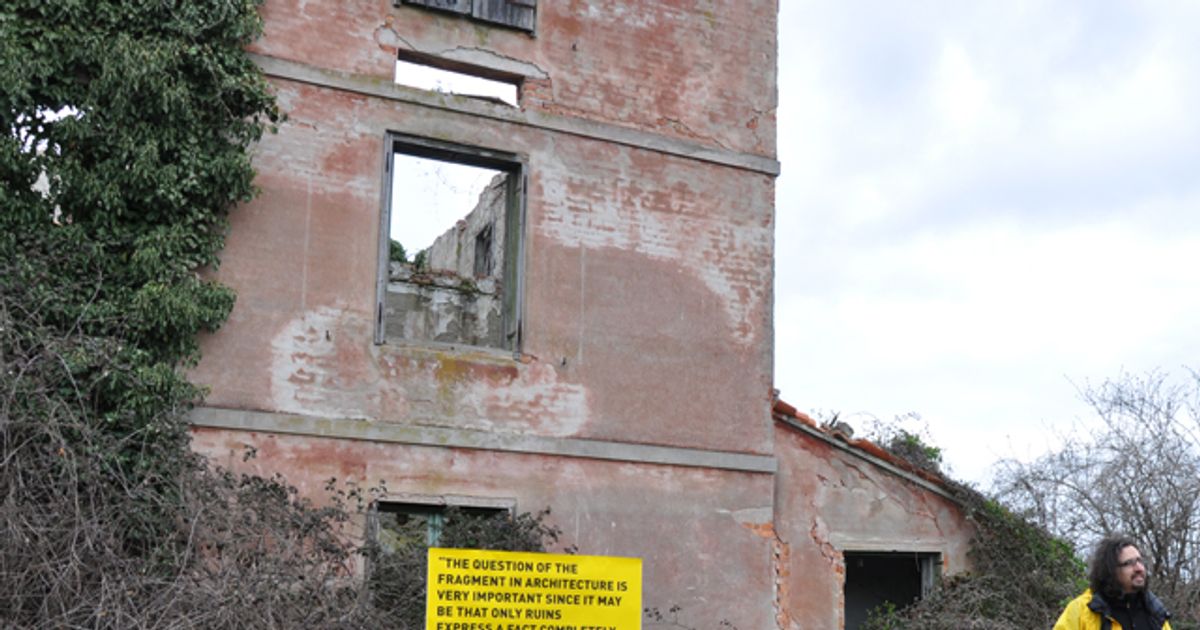 To Built on Sand | Architectuul