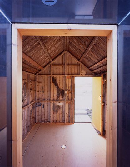 Black Rubber House | Architectuul