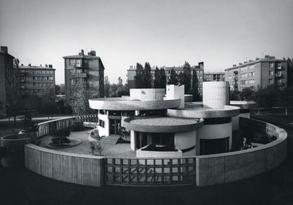 Little Rounded Library | Architectuul