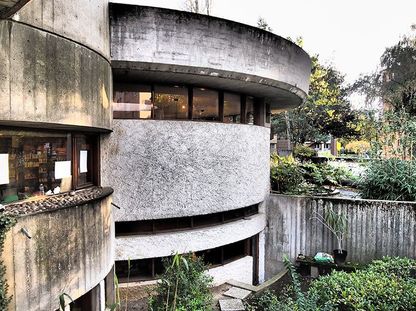 Little Rounded Library | Architectuul