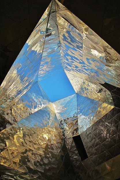 Forum Building | Architectuul