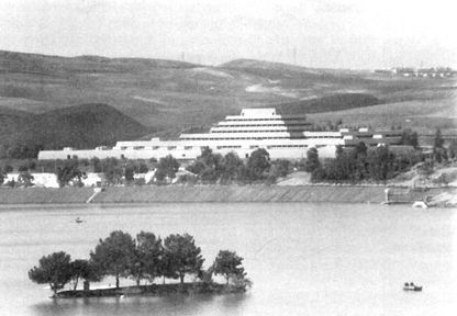 Ziggurat Building | Architectuul