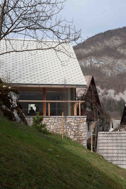 Living in Alpine Village | Architectuul