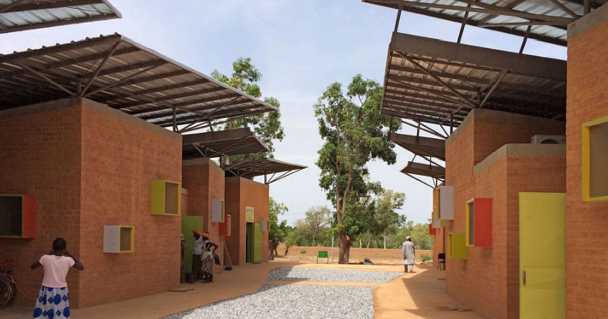 Surgical Clinic and Health Center | Architectuul