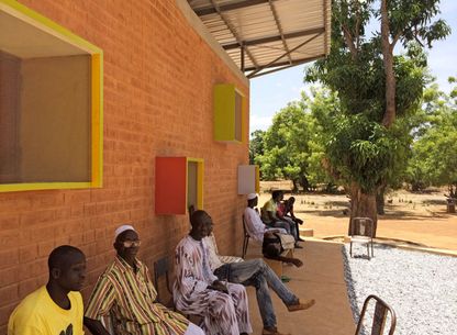 Surgical Clinic and Health Center | Architectuul