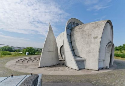 Toblerone Tower | Architectuul