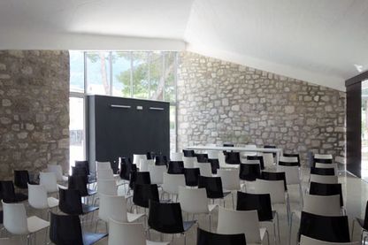 Community Hall in Komiza | Architectuul