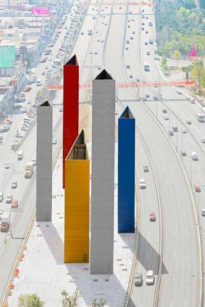 Towers of the Ciudad Satelite | Architectuul