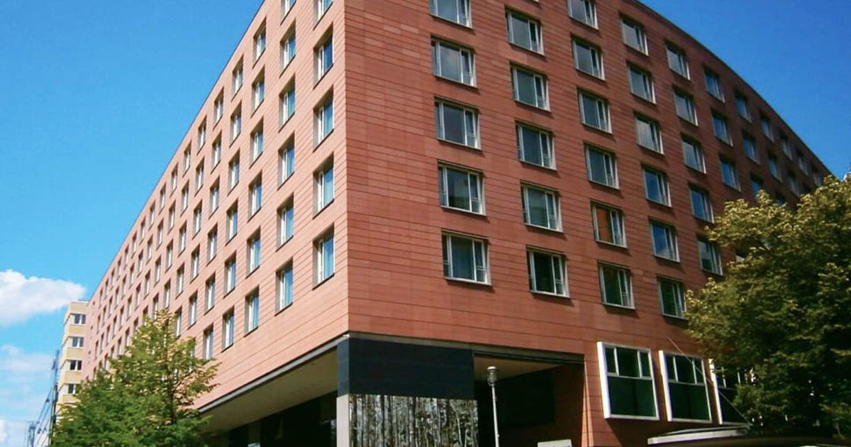 Grand Hyatt Hotel and Office Building | Architectuul