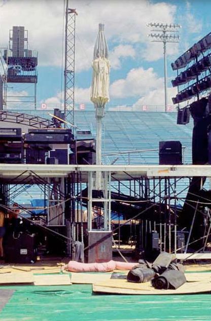 Pink Floyds Concert Stage Design | Architectuul