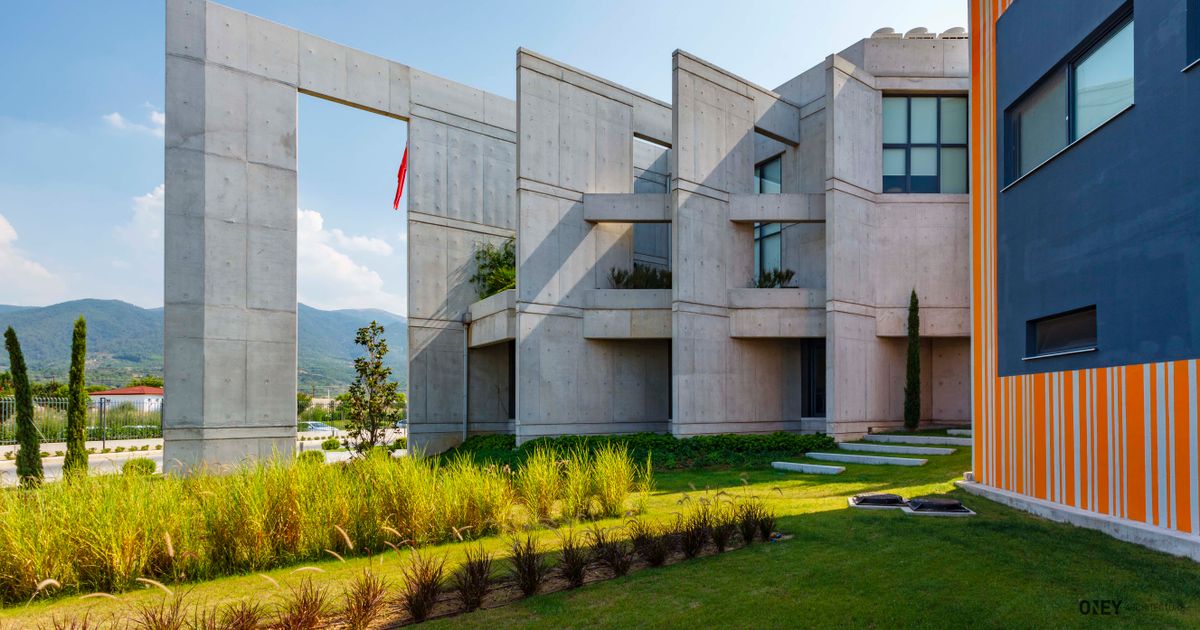 Eurogida Administrative Building | Architectuul