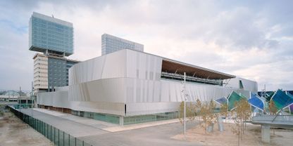 Forum Building | Architectuul