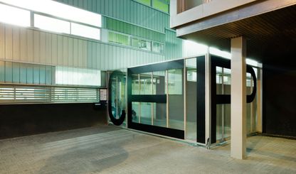 LV Facility Building | Architectuul