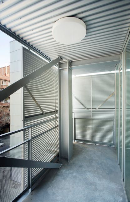 LV Facility Building | Architectuul