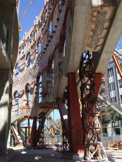 Las Arenas | Architectuul