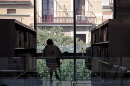 Sant Antoni - Joan Oliver Library | Architectuul