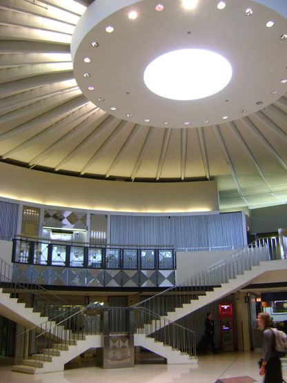 The Rotunda Building at OHare International Airport | Architectuul