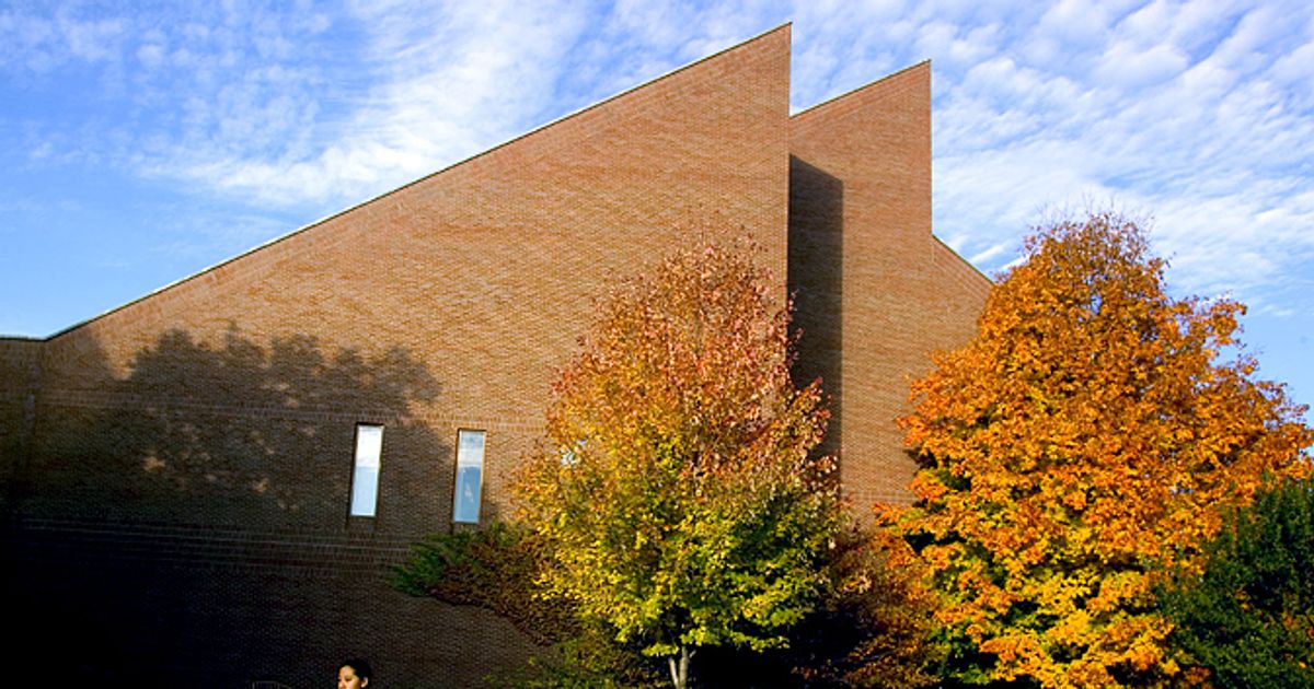 Ladd Library | Architectuul