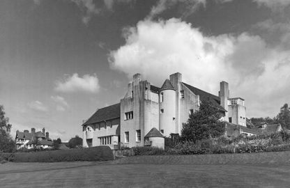Temporary Museum at Charles Rennie Mackintoshs Hill House | Architectuul