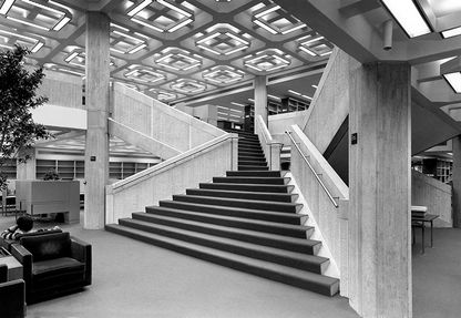 The Joseph Regenstein Library | Architectuul