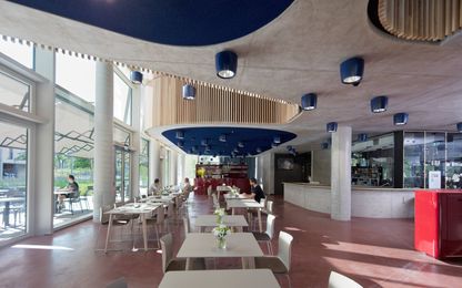 The SOS Education And Meeting Centre | Architectuul